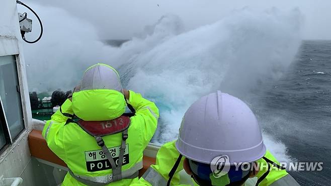 동해 망상해변서 40대 실종해경 수색 중