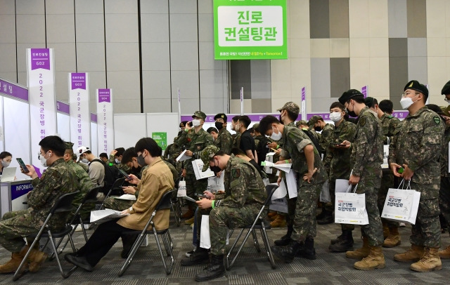 2022 국군장병 취업박람회 취업 열기 후끈
