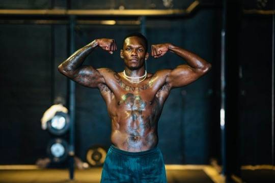 아데산야 놀라운 체격 변신 3위일체 거론하며 페레이라 전 복수 자신 Ufc미들급