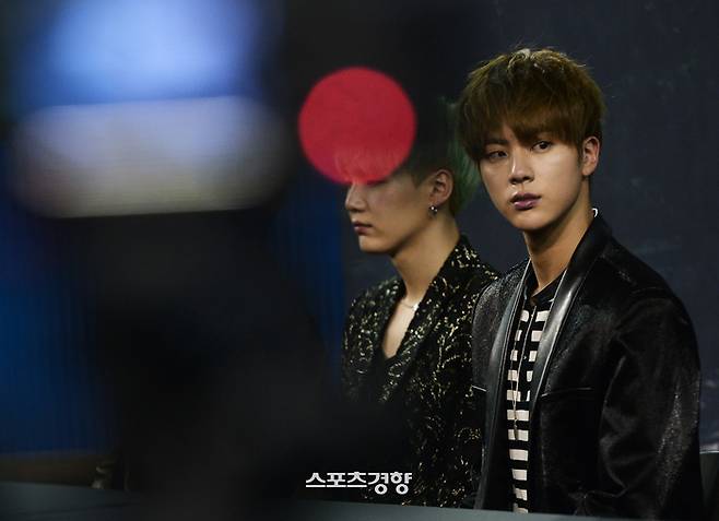 단독 방탄소년단 진 24일 솔로 글로벌행보 첫 출격