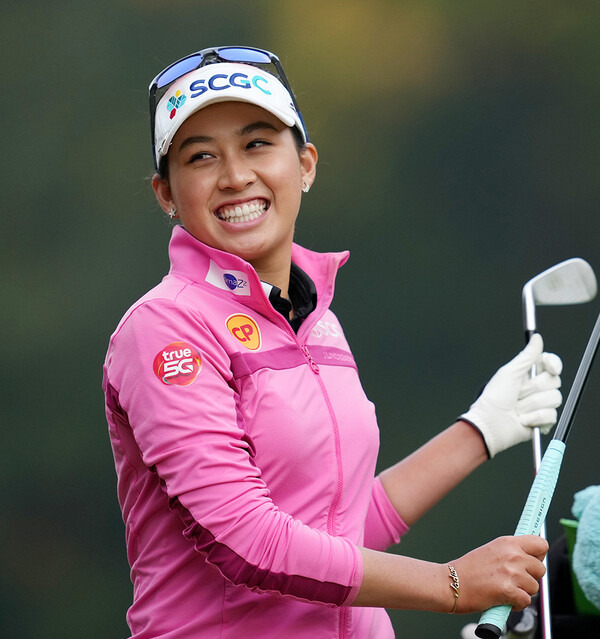 19세 아타야 티티쿤 고진영 제치고 세계랭킹 1위박성현에 이은 Lpga 루키로 2번째