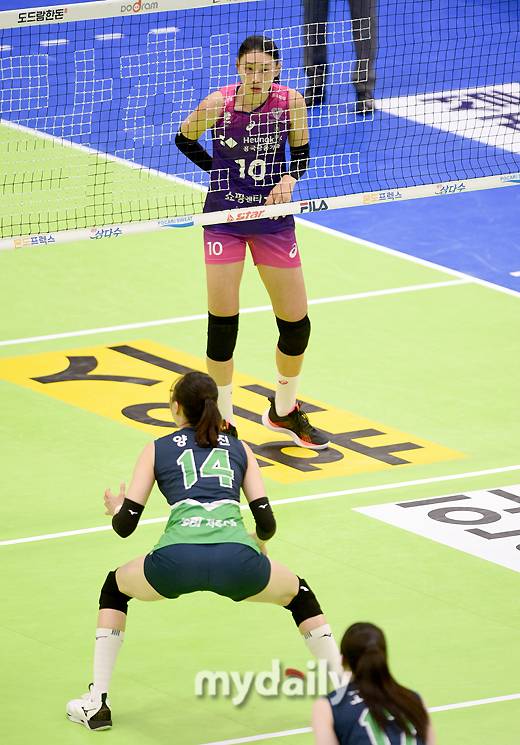 알고도 못 막는 김연경과 양효진이런 선수들이 국대 은퇴를 했다니 유진형의 현장 1mm