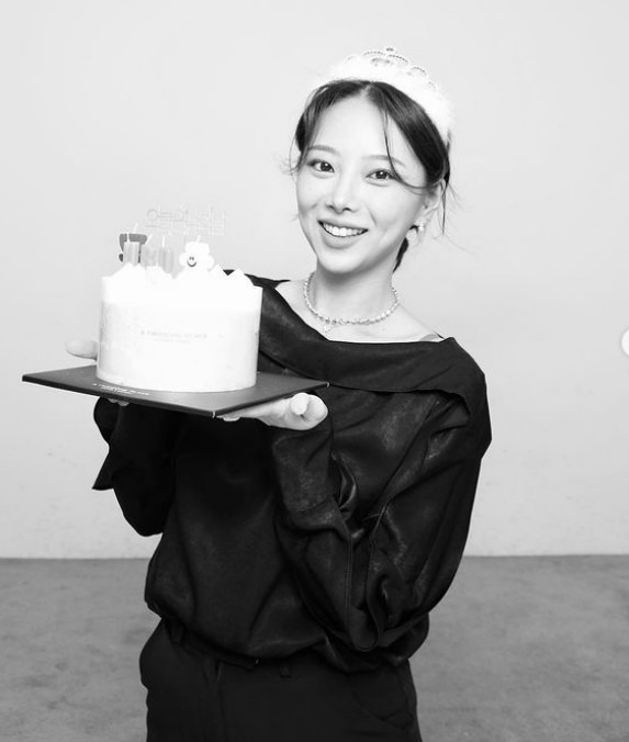 10기 옥순 반응 난리난 연예인급 미모‥셀프 사진이 화보네