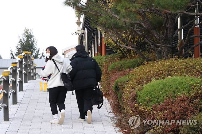 우리 이만큼 왔어 같이 잘하자