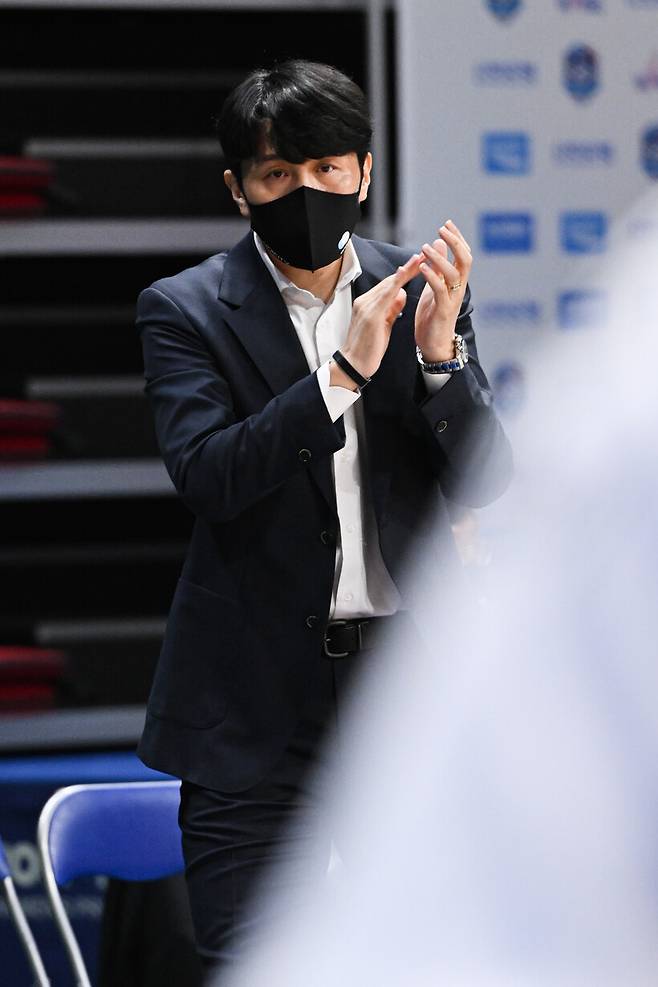 위성우 감독의 칭찬일색 박지현이 농구를 알아가고 있다”