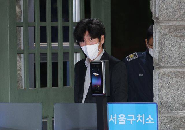 풀려난 남욱 죄송” ‘李 경선자금엔 ” 포착