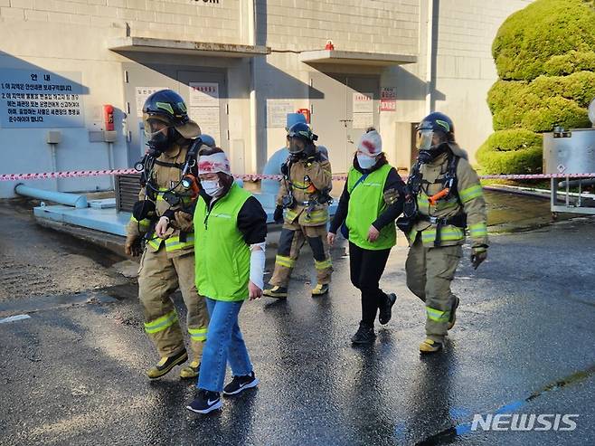 유해화학물질 누출을 막아라부천시 반도체 업체서 대응 현장훈련