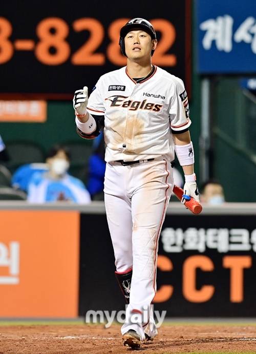 바보 같은 행동” 1283억원 쇼핑했지만한화 발목 잡는 캡틴 뒤늦은 후회