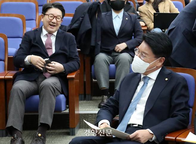 ‘윤핵관 장제원 국회 행안위원장 이어 과기정통위원장도 맡는다···의총 추인