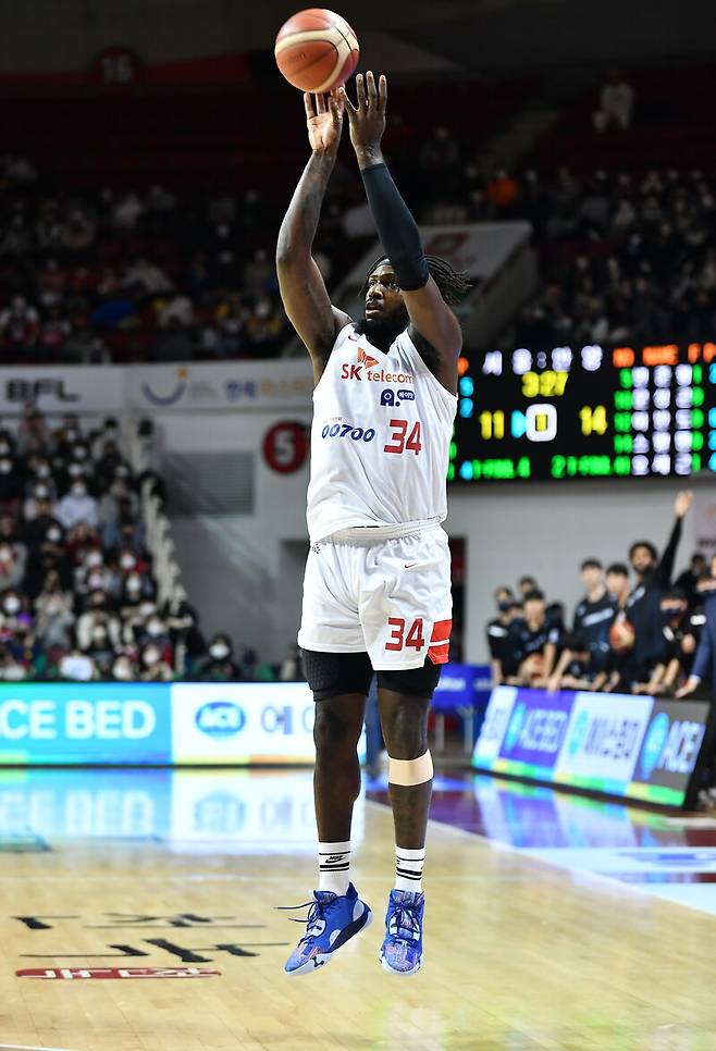 [BK 리뷰] ‘파워풀 워니’ SK, KGC인삼공사 꺾고 전날 대패 충격 벗어나