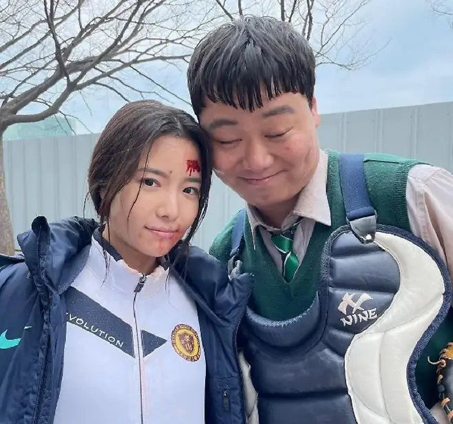 드라마 대박났는데도 아르바이트 2개씩 소화하던 배우의 근황 뉴스에이드