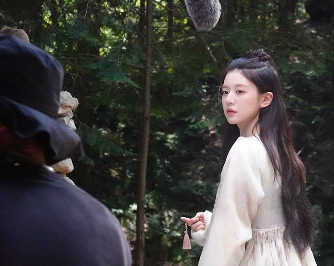 한복 입은 모습 예뻐 난리난 배우신비롭고 청순해 고윤정 패션 모음 어썸클