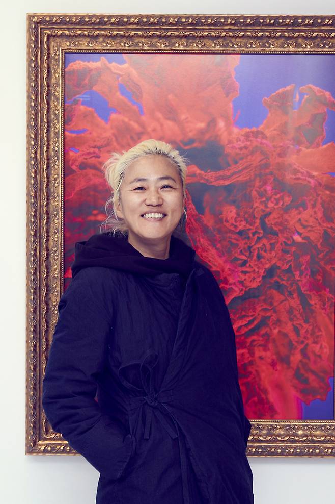 조선희의 ‘꽃 그녀의 ‘우주 인터뷰