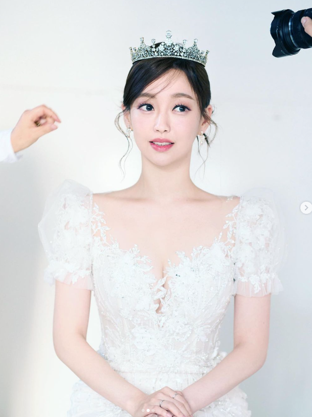 열애설없더니1월 깜짝 결혼발표♥︎여신미모순백웨딩룩 어썸클