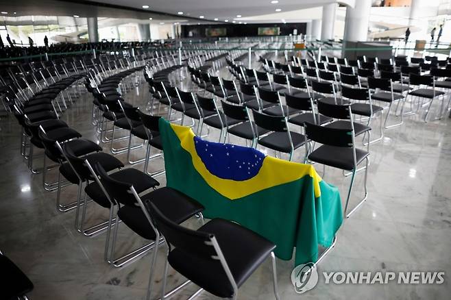 브라질 룰라 취임 앞두고 긴장고조취임식 전후 총기 금지령