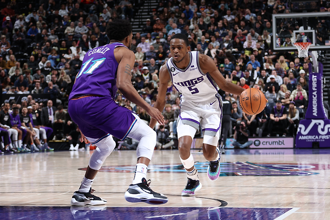 팍스 마카넨과 슈퍼 클러치 맞대결서 새크라멘토 승리 견인 Nba