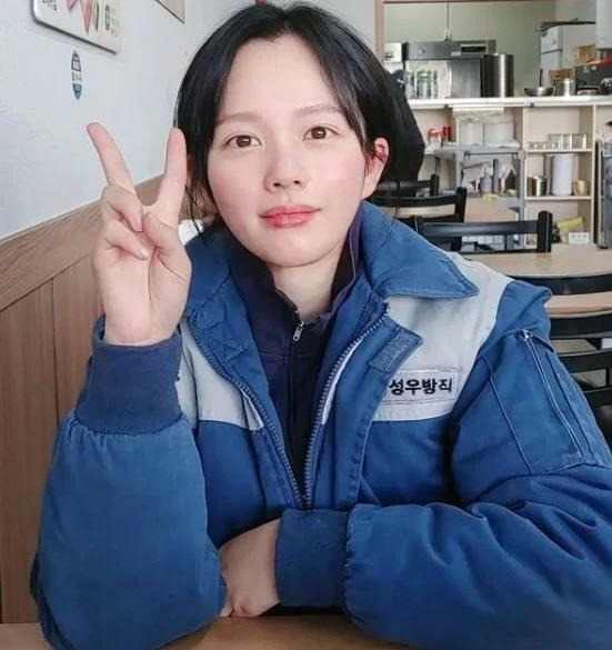 송혜교를 닮은 화제의 얼짱 방직공장 여직원의 근황 필더무비