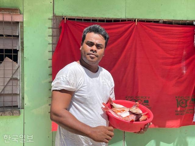 에메랄드 바다 다가가면 쓰레기장물고기 다 떠났어요 기후소멸국을 가다