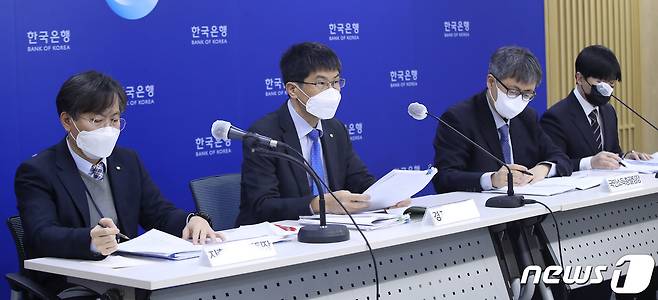 한국경제 2020년 이후 첫 위축 외신들도 신속 보도