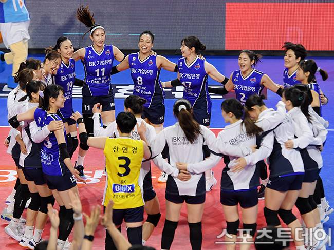 [ST포토] IBK기업은행, 이겼다