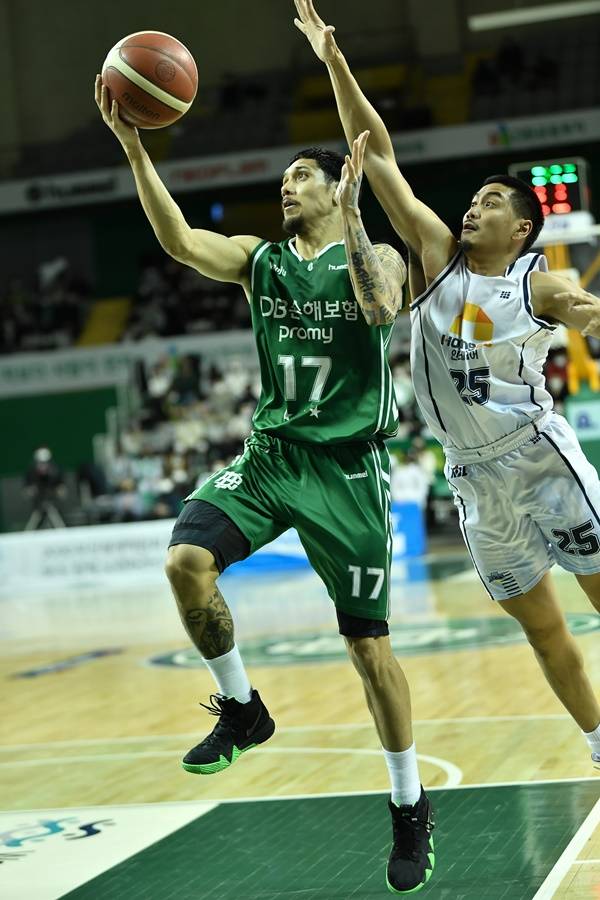 '6명 두 자릿수 득점' DB, KCC 꺾고 4연승 질주