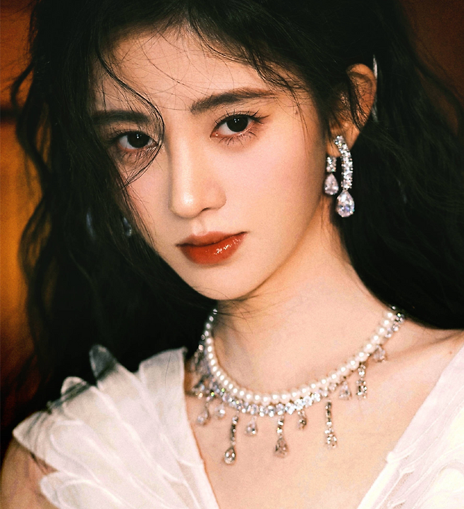 천년돌 미모 뺨친다는 대륙의 4천년돌 삶은영화