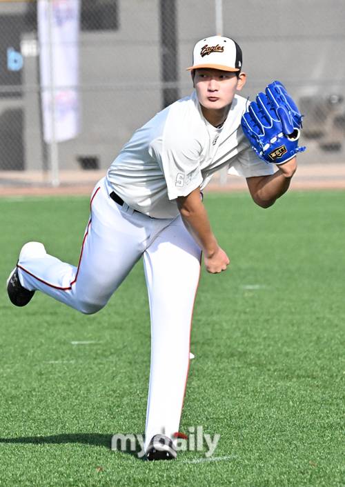 ‘SNS 충격’ 김서현 공은 155km인데 사과는 슬로우…강경대처 절실[MD메사]