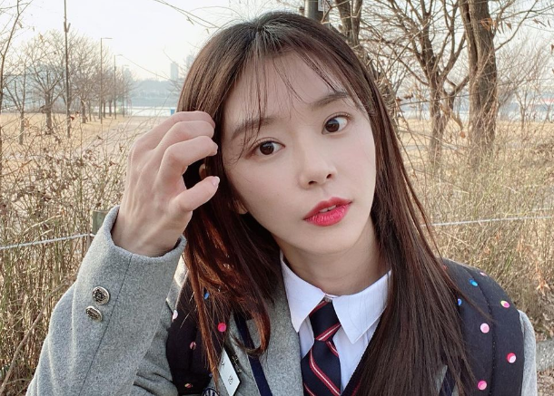 얼굴이 주먹만해 별명이 주먹왕인 증명사진 미녀 삶은영화