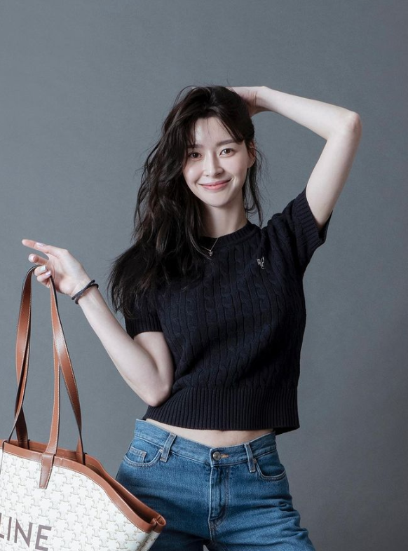 말도 안되는 비율얼굴도 예쁜데 8등신인 배우sns속 스타일링 어썸클