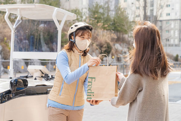 돼지고기 한근 주세요”야쿠르트 아줌마가 배달한다고 스퀘어 카테고리