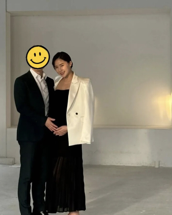 쌍둥이 임신 공현주 D라인에 손 올린 금융맨 남편♥ 공개