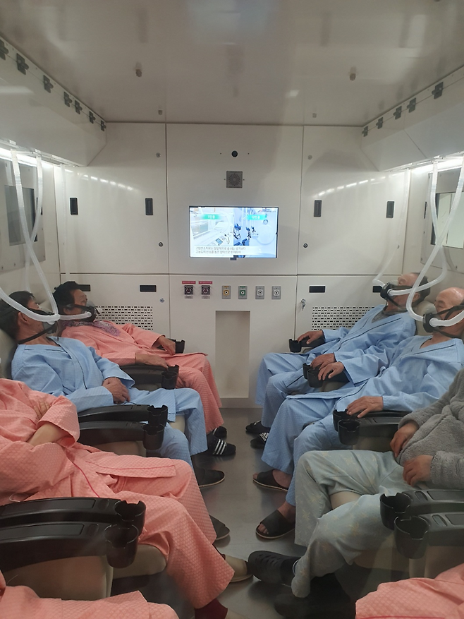 잠수병 치료부터 신체 회복까지고압산소치료기 적용 확산