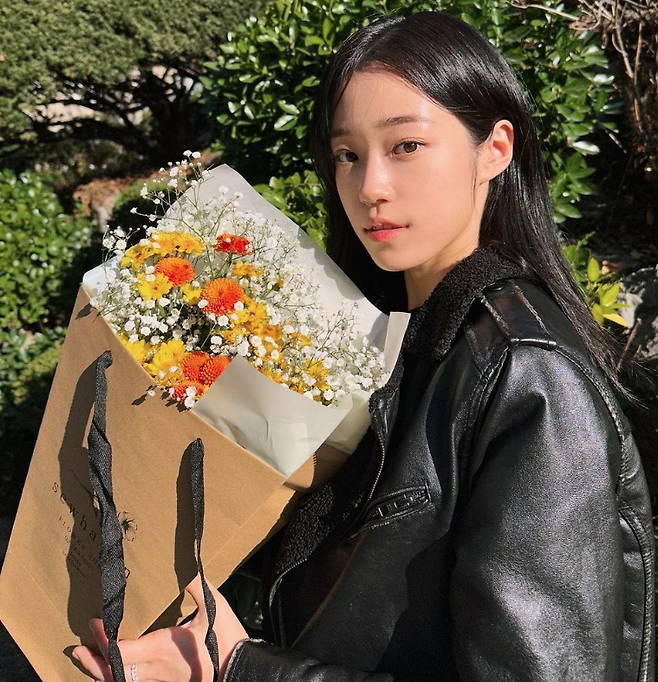 너무 예뻐 데뷔전부터 유명했던 선화예고 얼짱출신 이대생여친룩의 정석 어썸클
