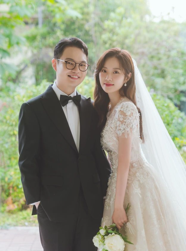 7년열애끝에 드디어 깜짝결혼♥발표한 커플웨딩화보 추가공개순백룩 어썸클
