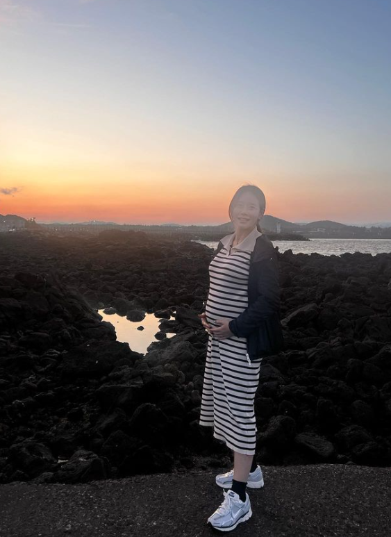 결혼2년만에 드디어 임신소식♥전한 40세 여배우제주도태교여행중여행룩 어썸클