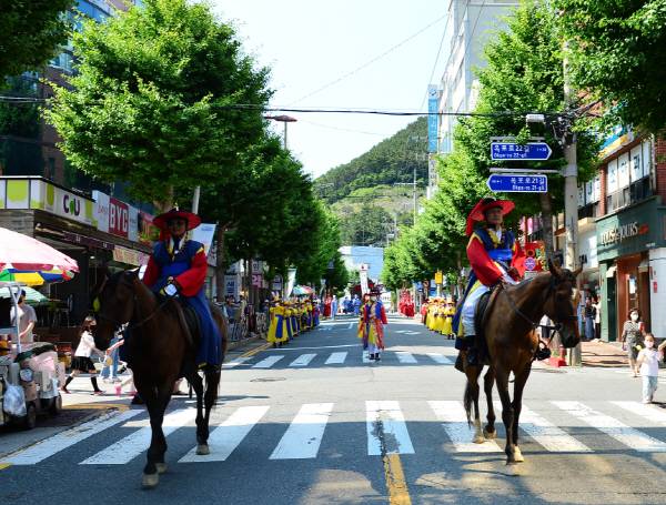 이순신 장군 첫승 기리는 거제옥포대첩축제 확 달라졌어요