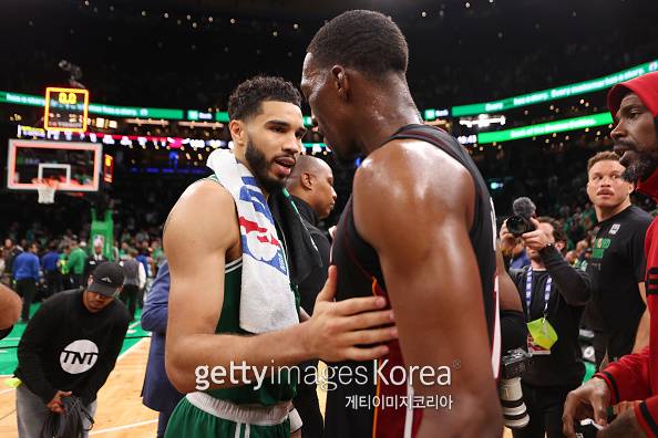 역사는 옳았다 마이애미 원정서 보스턴 꺾고 Nba 파이널행