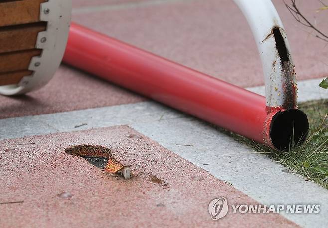 경산 놀이터 그네 의자 사고 현장