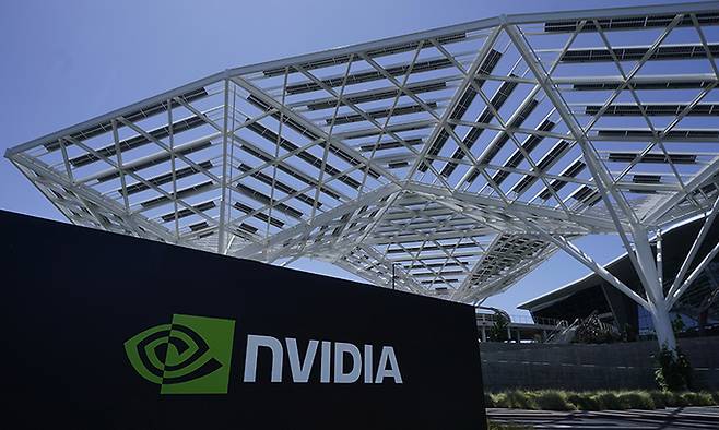 Ai 전쟁 핵심 ‘gpu 선점 개척자 엔비디아 ‘함박웃음 세계는 지금