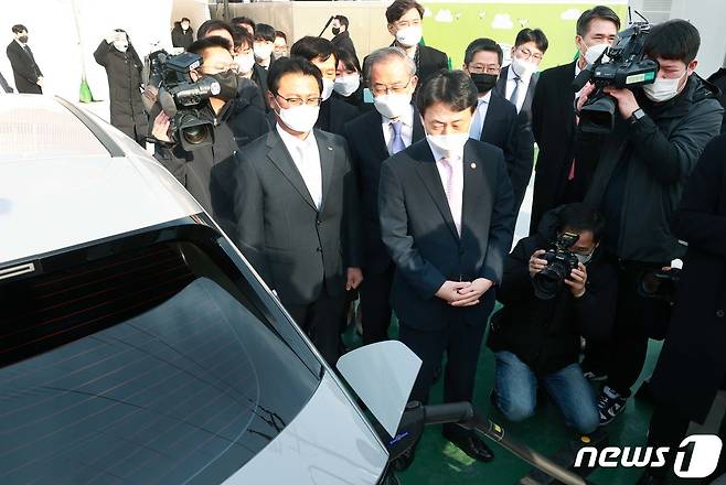 주유소 태양광·연료전지 활용 전력 생산 허용전국 2천여개 구축 전망