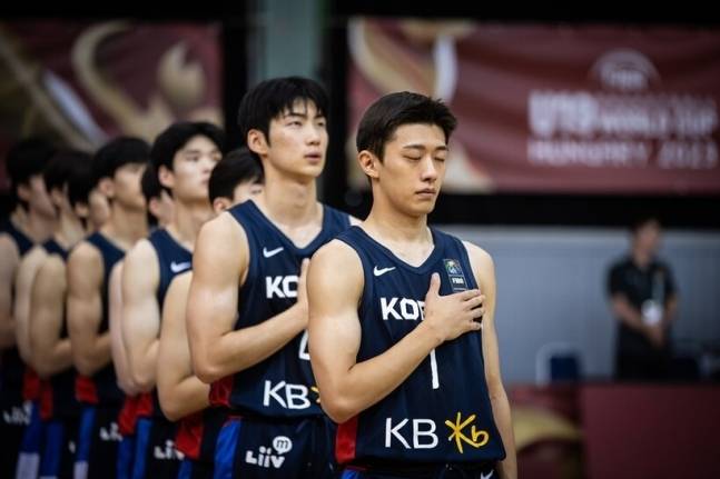 U 19 男농구 강호 브라질에 접전 끝 석패