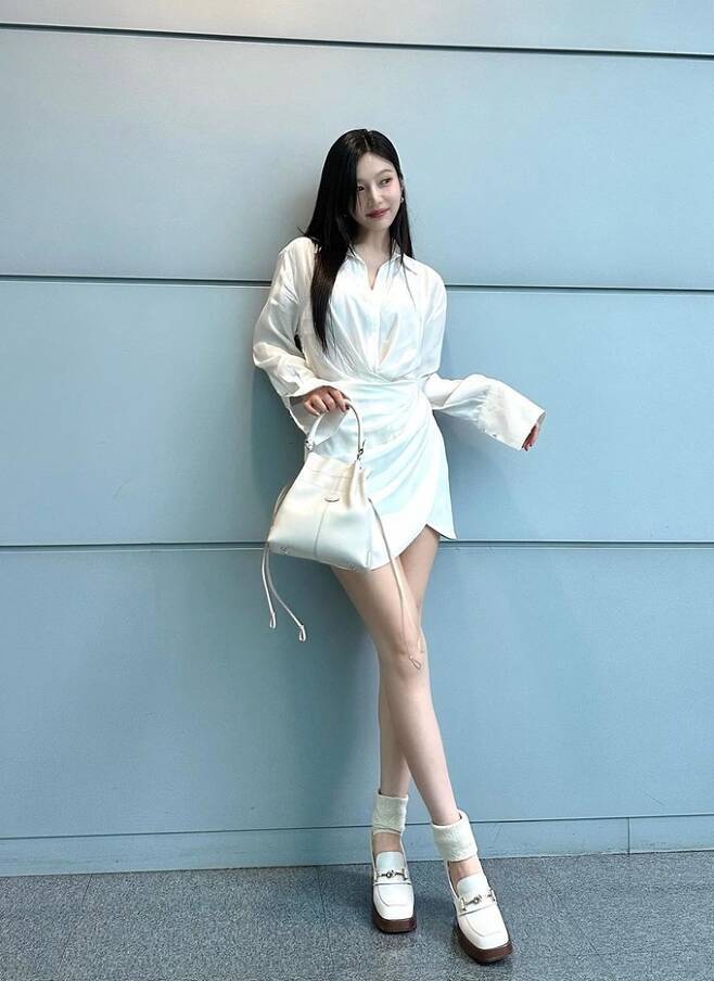 짧게 더 짧게 한소희 카즈하 조이 등이 꽂힌 올 여름 미니 스타일 10 패션엔