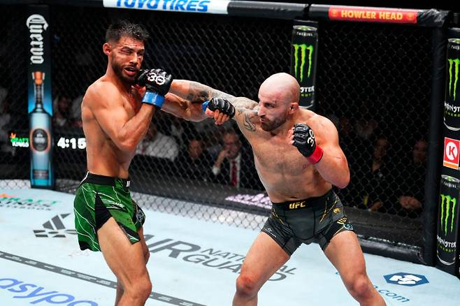 Ufc 알렉산더 대왕 볼카노프스키 타이틀 5차 방어 성공