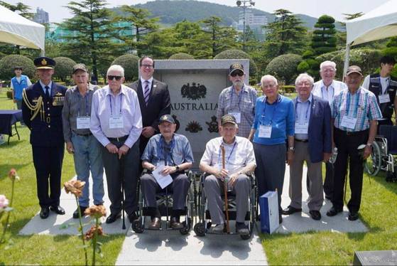 [UNFORGOTTEN HEROES] For Aussie vets, return to Korea proves painful ...
