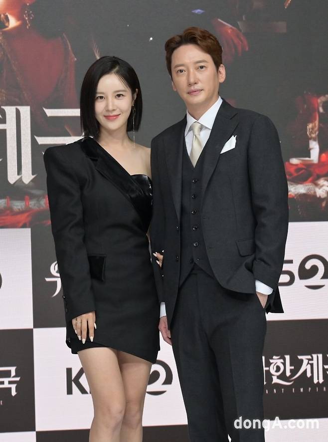 손성윤·이상보 다정한 포즈 우아한 제국 Da포토