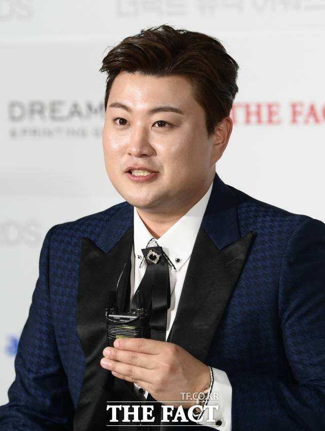 Kim Ho-joong 'Thank you', Cover version of life shining to original singer