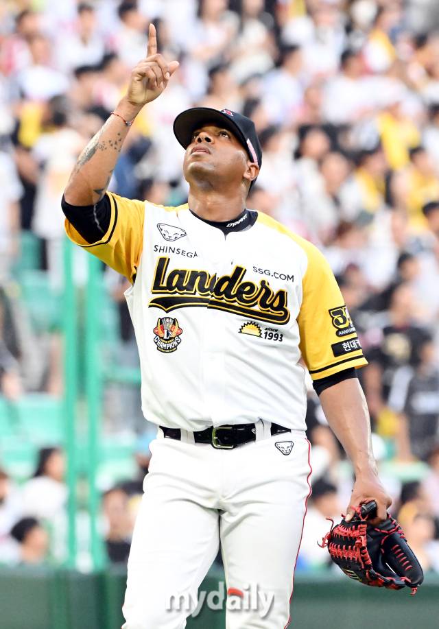 엘리아스 Kbo 데뷔 최다 이닝 투구→8이닝 1실점 호투ssg Lg 제압하며 5연패 탈출 Md인천