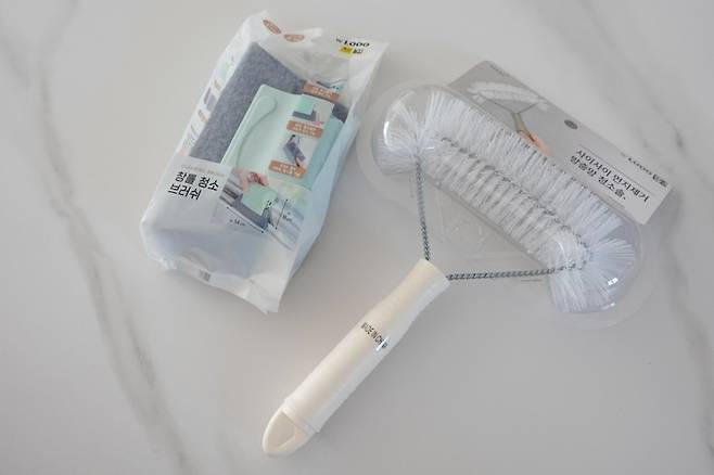 다이소 ‘이것 쓰고 창문 청소가 5분으로 줄었네요 오늘의집