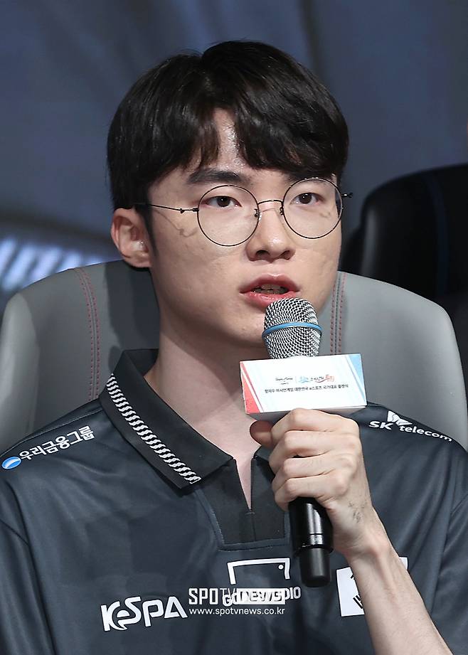 아시안게임 페이커 이상혁 손목 부상 딛고 金 겨냥김정균 감독 쵸비 정지훈 컨디션 보고 출전 결정