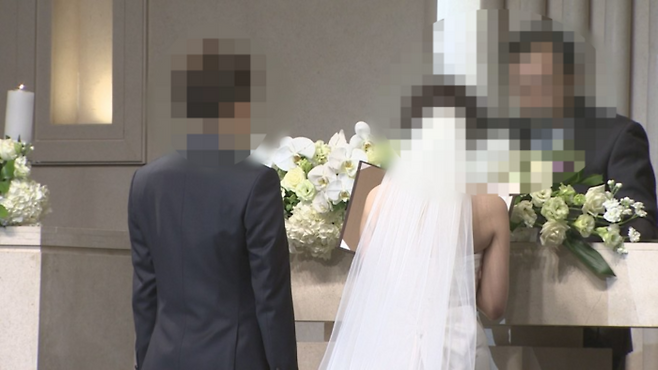 시어머니 가족 아니잖아”‘생축 문자 부탁했더니 거절한 예비신부 황당이유